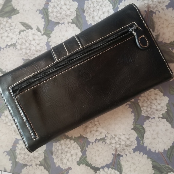 Liz Claiborne | Bags | Liz Claiborne Clutch Trifold Wallet | Poshmark